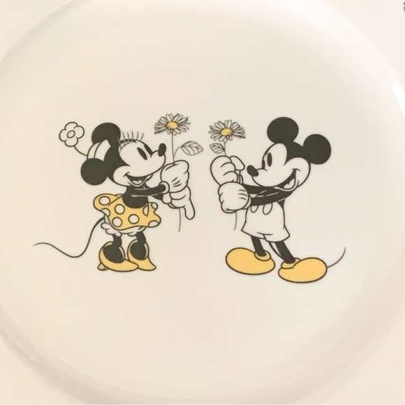 Disney | Dining | Disney Mickey And Minnie Mouse Daisy Dinner Plate ...